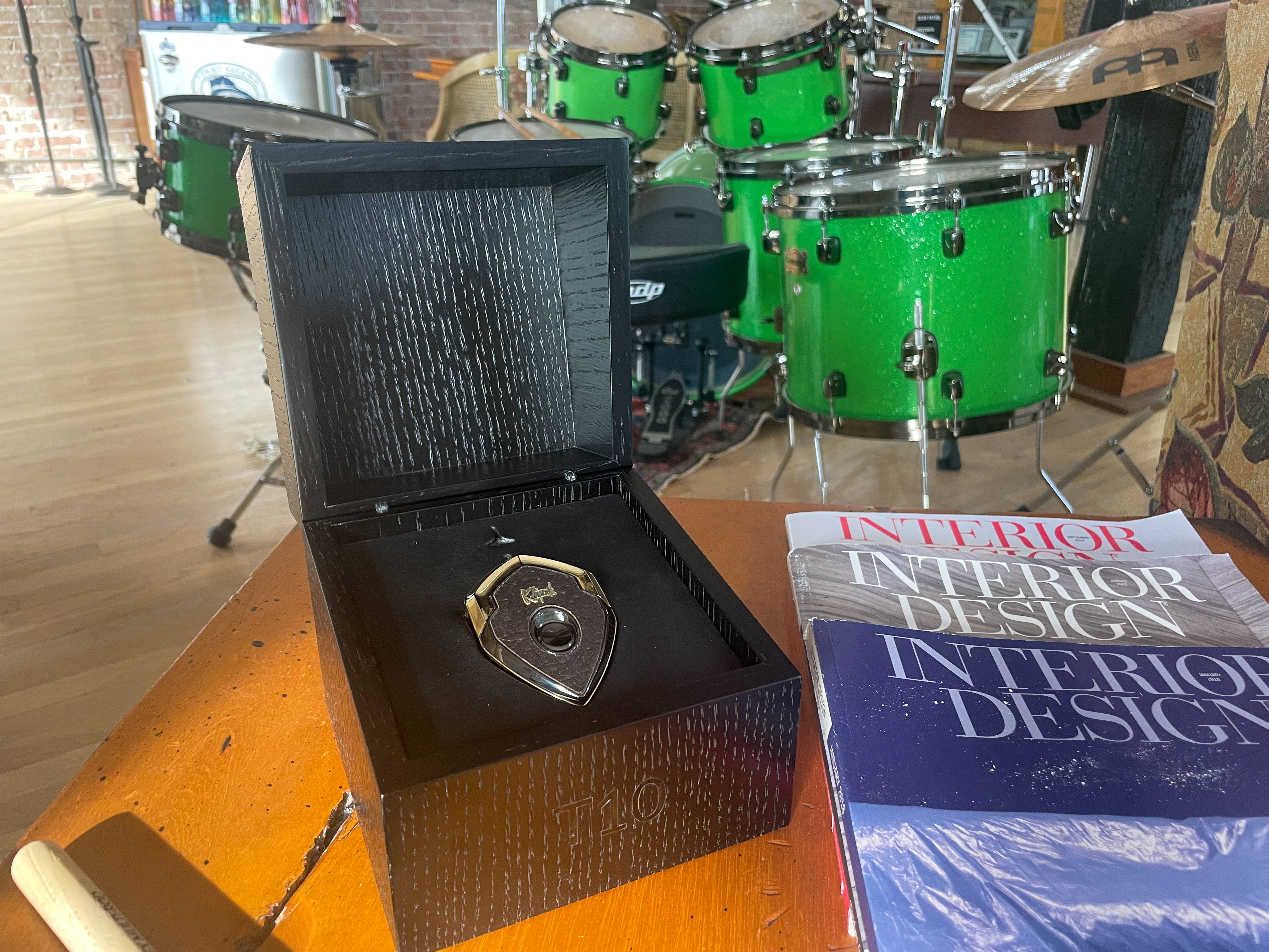 Premium Edition T10 Bespoke Wooden Display Box – EAR Micro